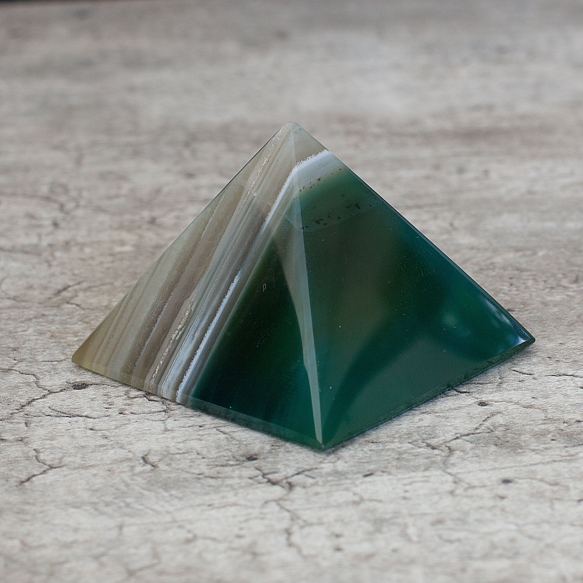 Agate Pyramid - Green & White - Mi Chakra