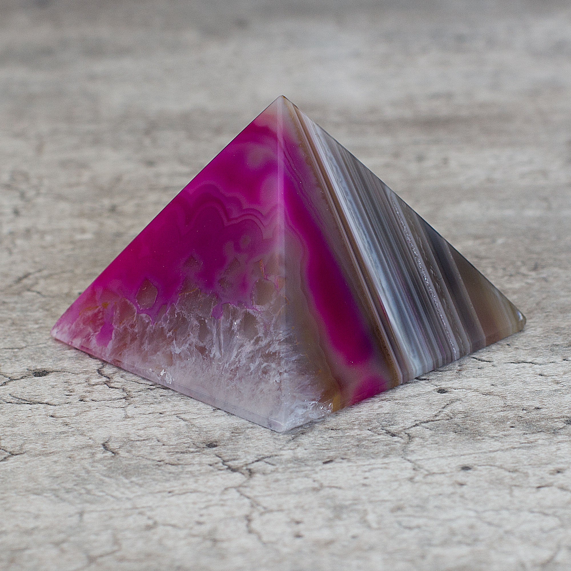 Agate Pyramid - Pink & White - Mi Chakra