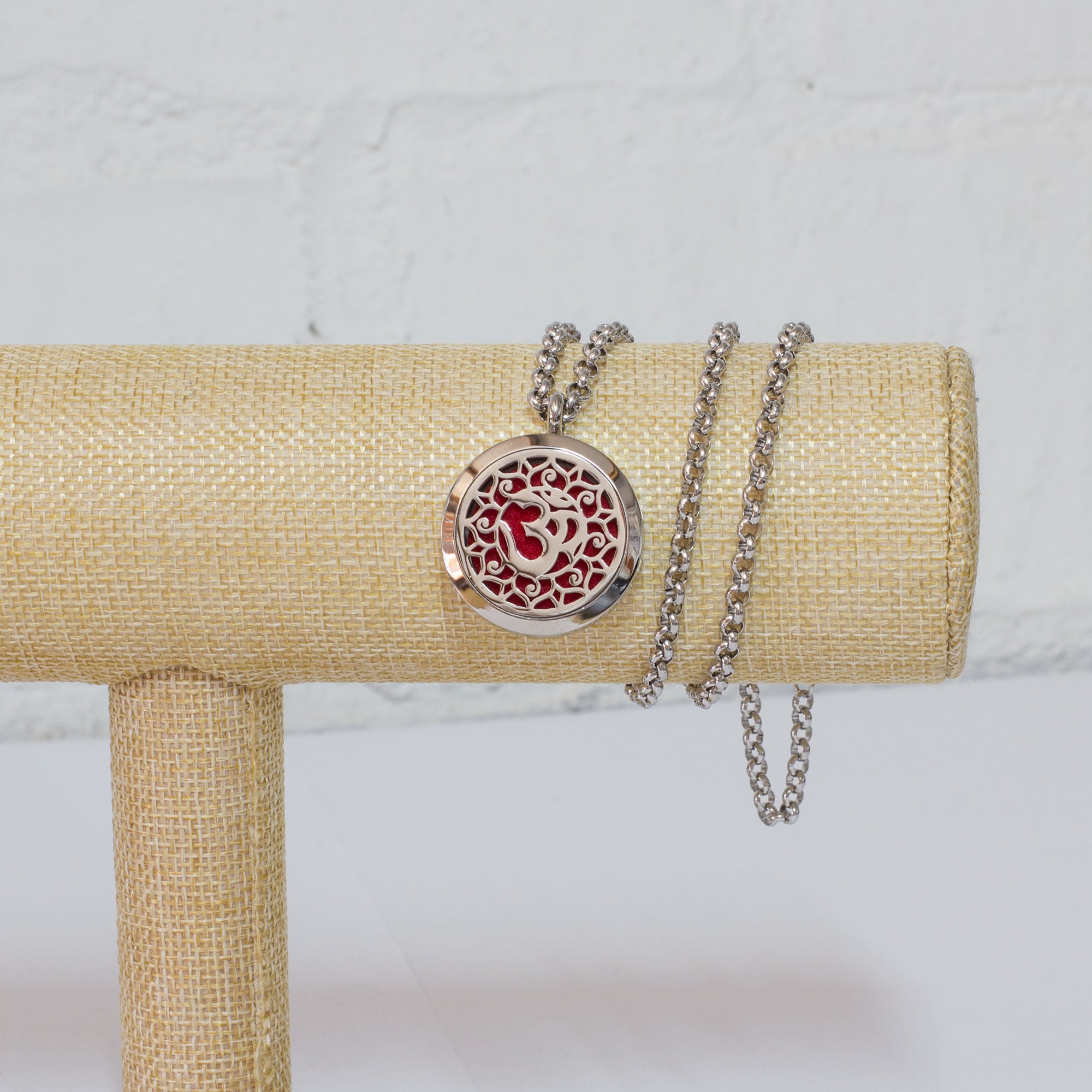 Ohm Lotus Diffuser Necklace - Mi Chakra